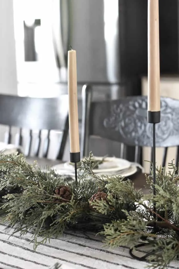 Simple Country Christmas Table Decorations - Rocky Hedge Farm