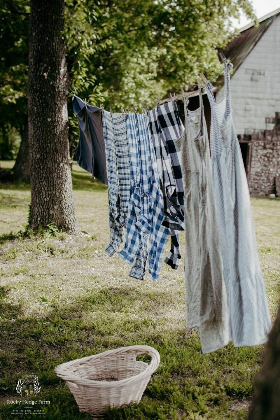 Hanging Clothes on the Line the Right Way - Rocky Hedge Farm